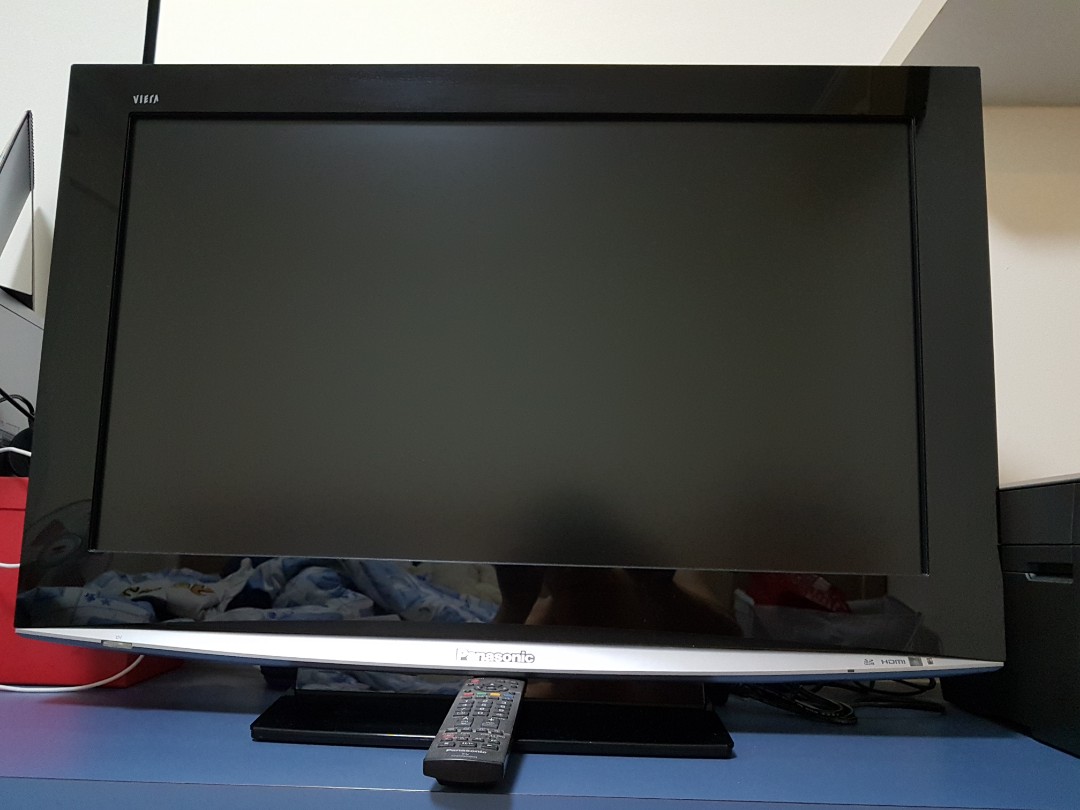Panasonic 32" LCD TV, TV & Home Appliances, TV & Entertainment, TV on ...