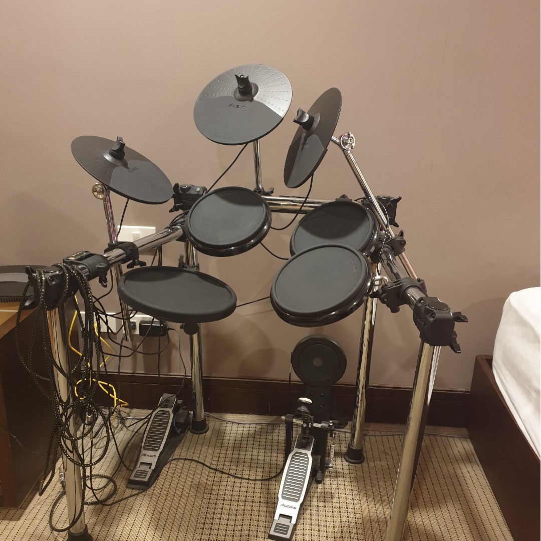 Alesis Forge Kit Drums, Hobbies & Toys, Music & Media, Musical ...