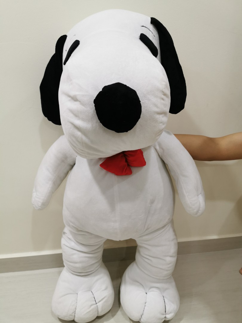 Giant Snoopy, Hobbies & Toys, Toys & Games on Carousell