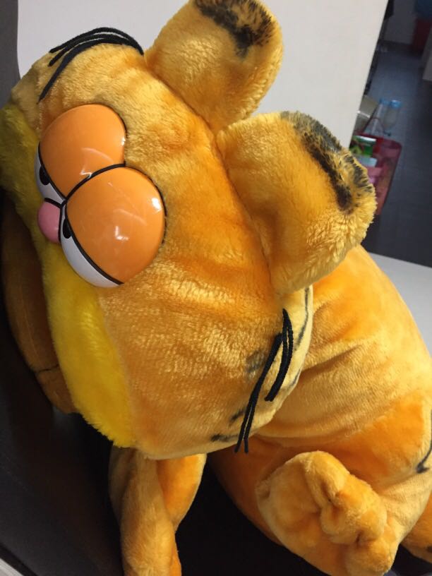 Jumbo Garfield, Hobbies & Toys, Toys & Games on Carousell