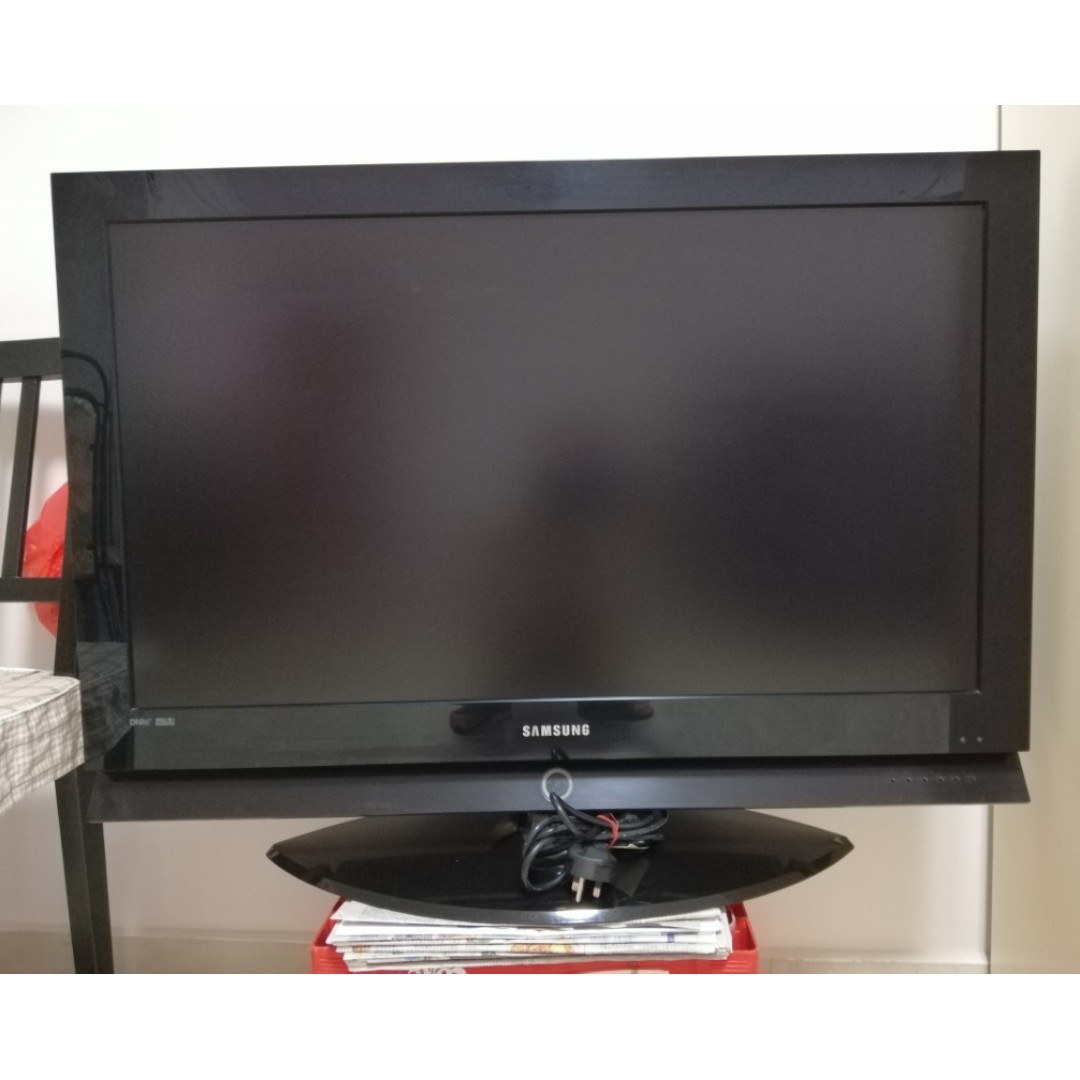 Samsung 40" LCD TV, TV & Home Appliances, TV & Entertainment, TV on ...