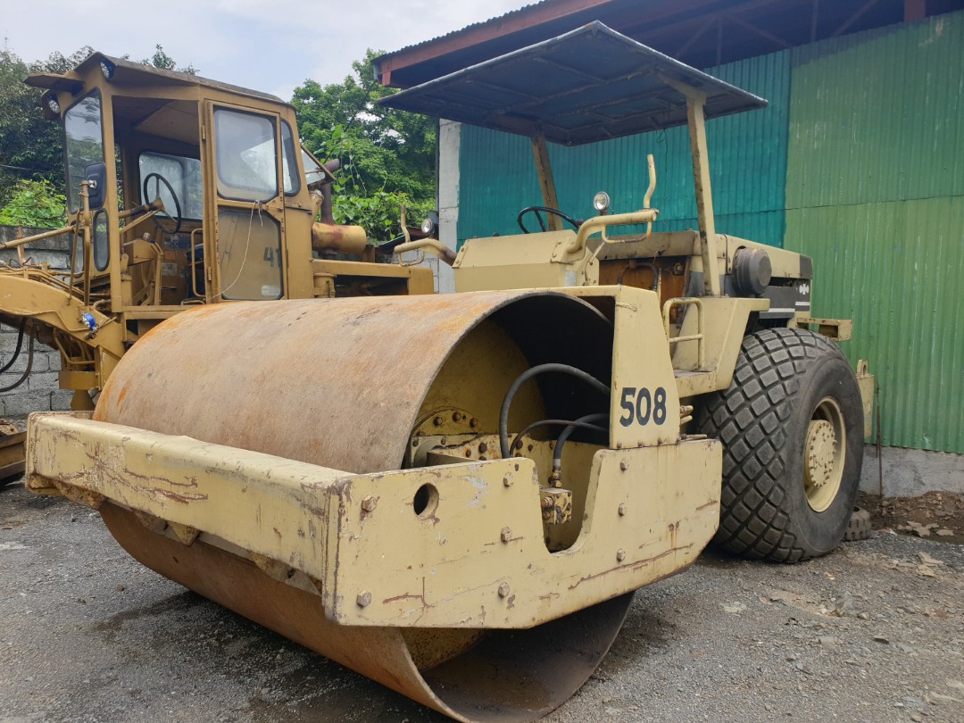 Vibratory Compactor Komatsu JV100, Commercial & Industrial ...
