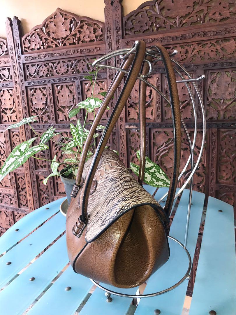 Tosoco handbag, Women's Fashion, Bags & Wallets, Tote Bags on Carousell