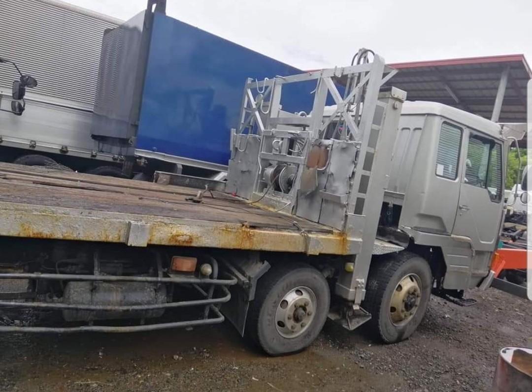 Fuso self loading 12w, Commercial & Industrial, Construction Tools ...