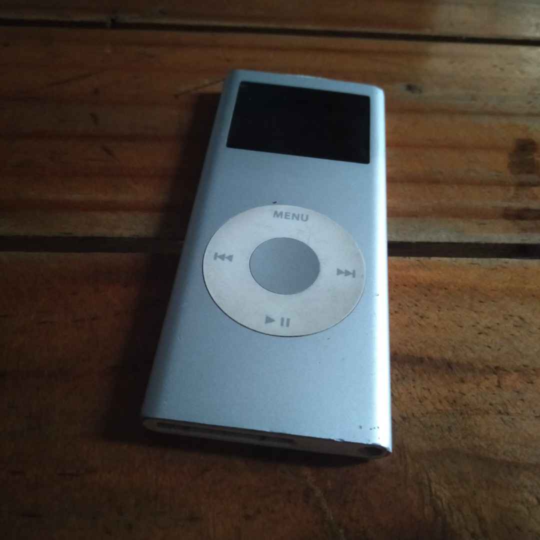 Ipod nano 2nd gen 2GB, Audio, Portable Audio Accessories on Carousell