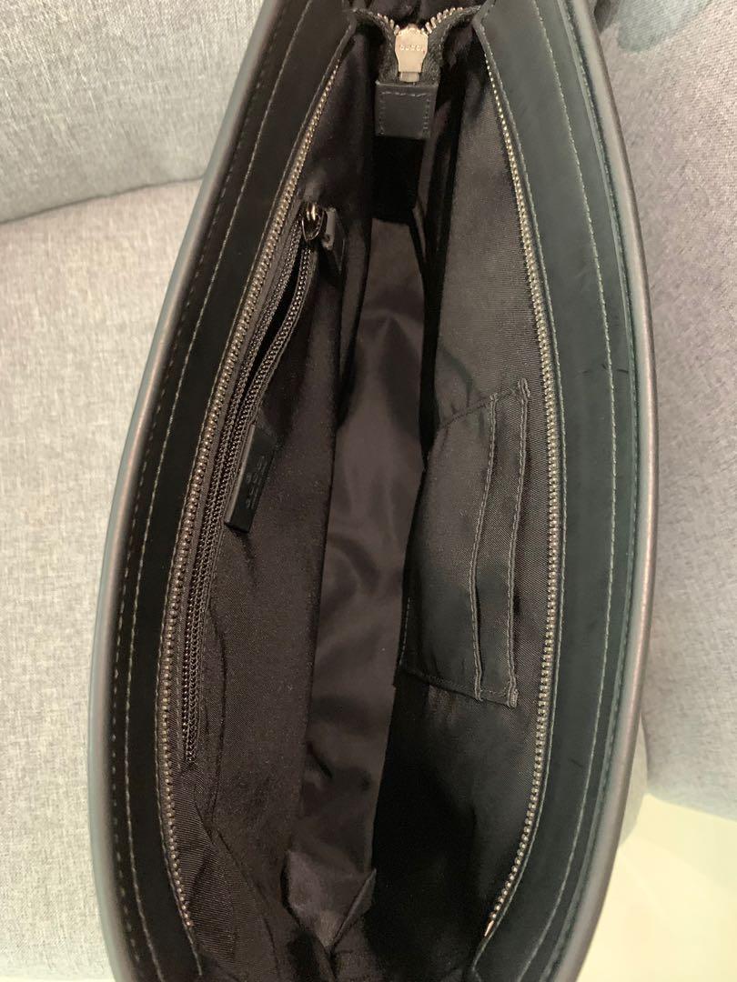 MB11 Gucci Men Sling Bg, Men's Fashion, Bags, Sling Bags on Carousell