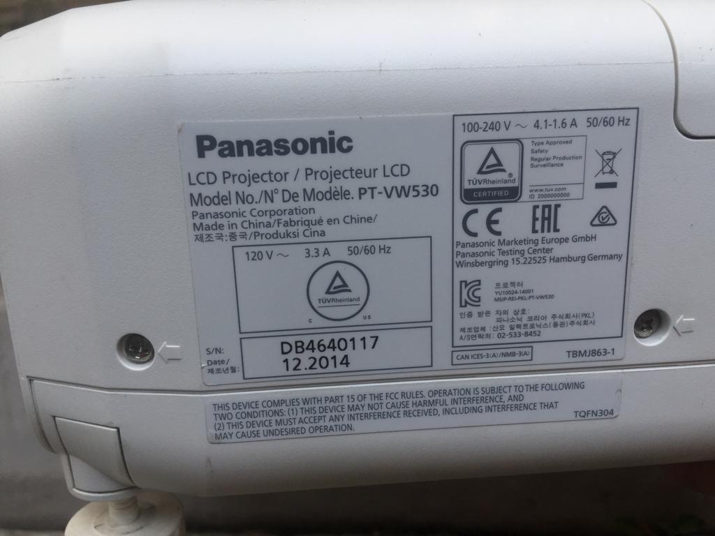 Panasonic Projector vw530, TV & Home Appliances, TV & Entertainment ...