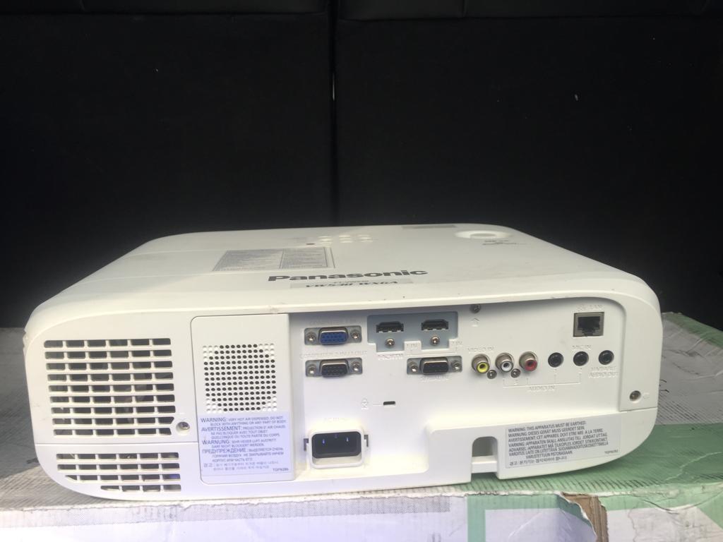 Panasonic Projector vw530, TV & Home Appliances, TV & Entertainment ...