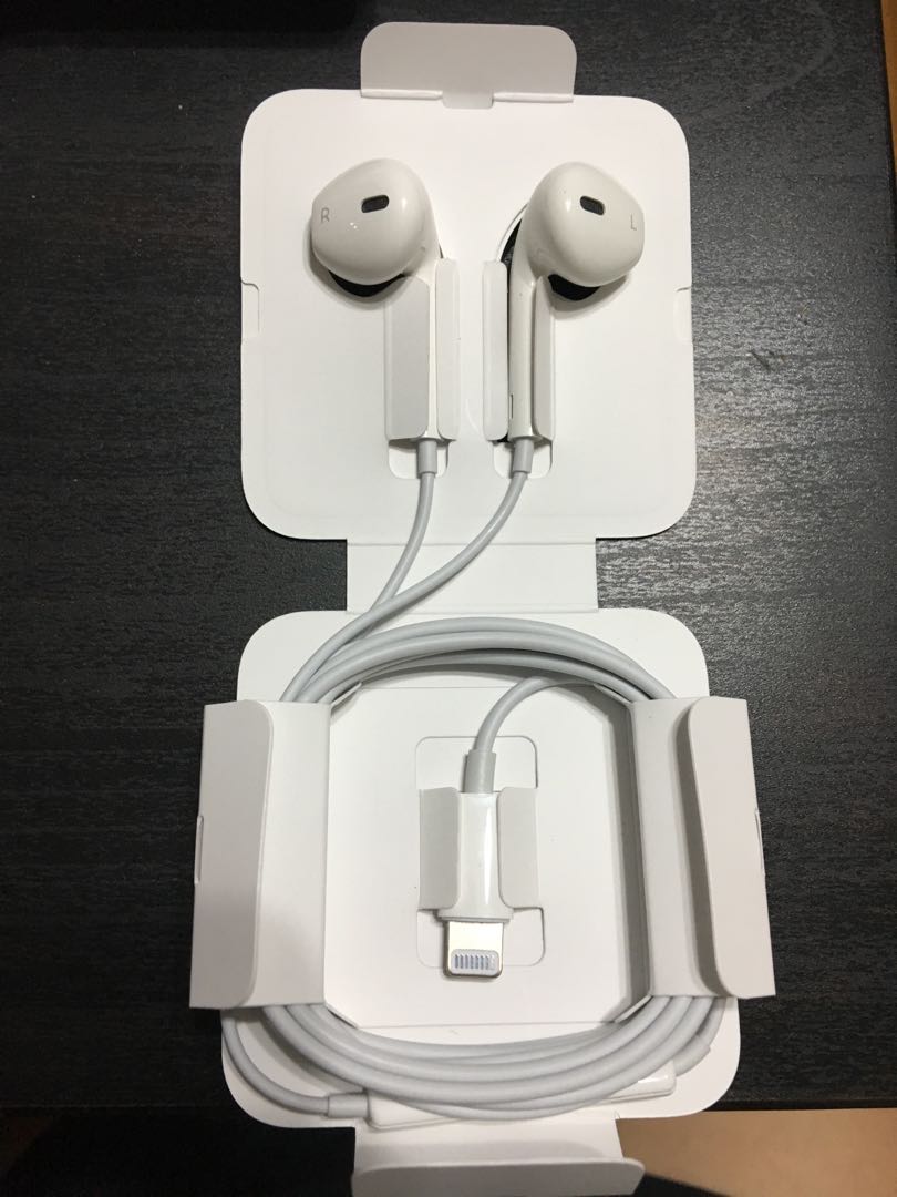 Apple Earpods with lightning cable, Mobile Phones & Gadgets, Mobile ...