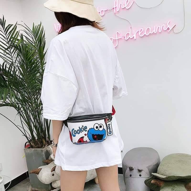 ELMO, COOKIE & DAISY DUCK BELTBAG, Women's Fashion, Bags & Wallets ...