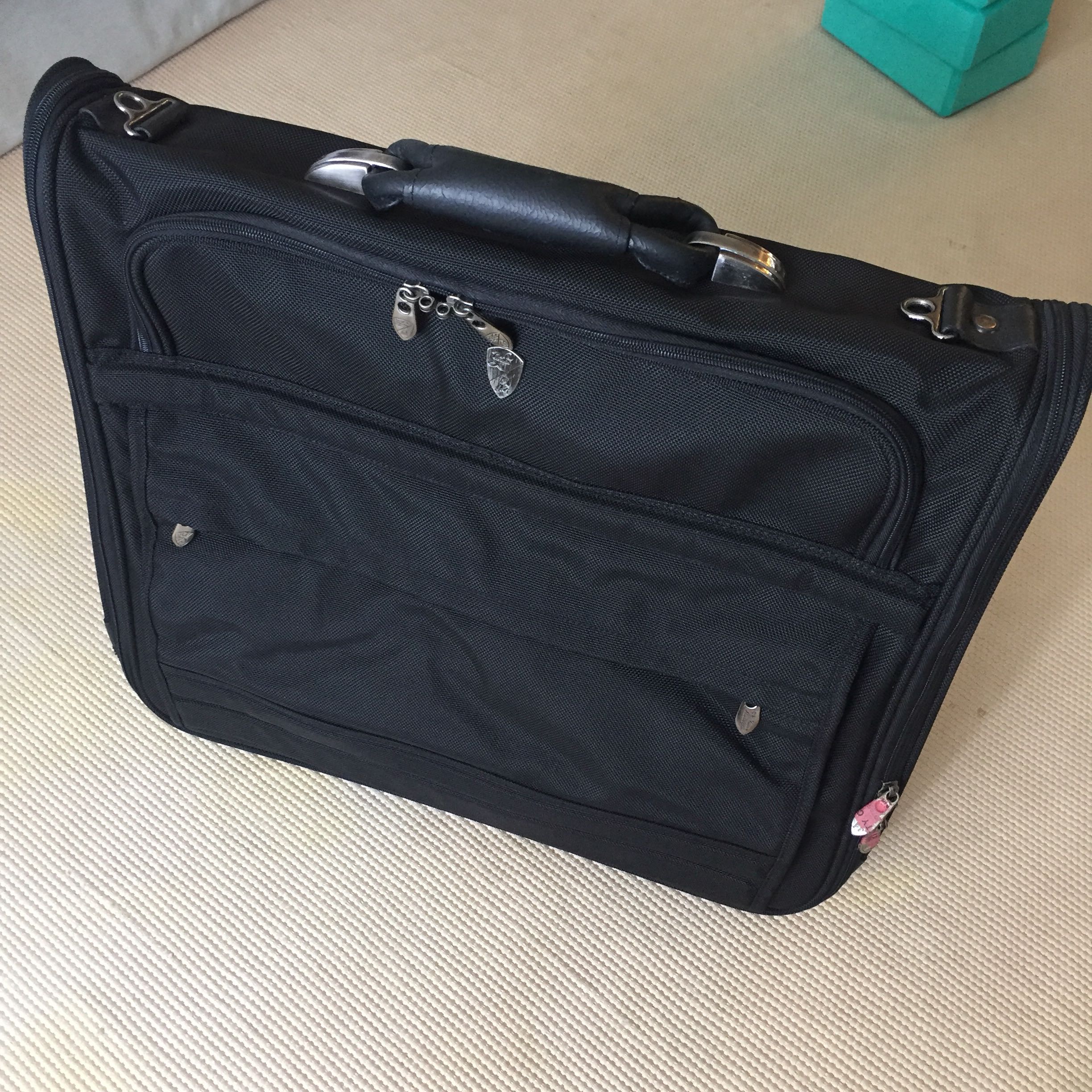 Cosplay / Gown suitcase luggage 2 wheels - wedding / garment / theater ...