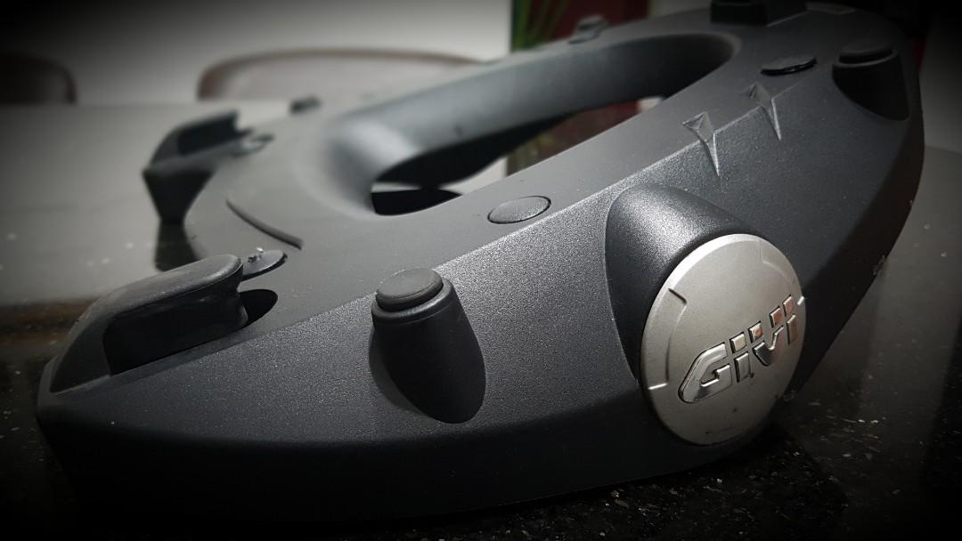 Givi Base plate - M5 Monokey System, Motorcycles, Motorcycle ...