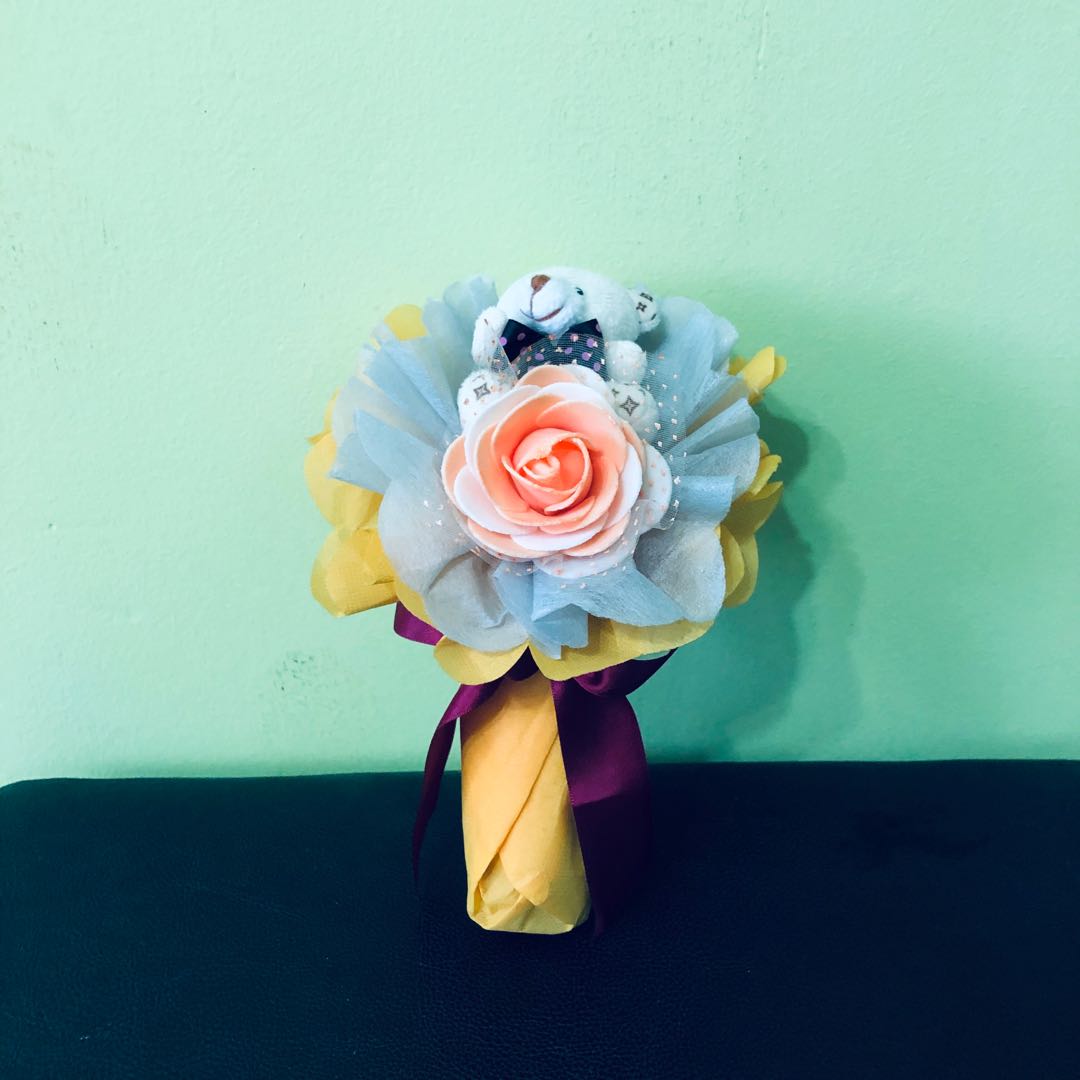 Hand Bouquet (Small), Gardening, Flowers & Bouquets on Carousell