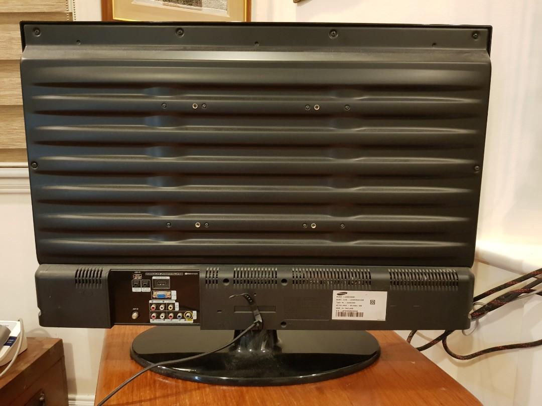 Samsung LCD 32" TV on Carousell