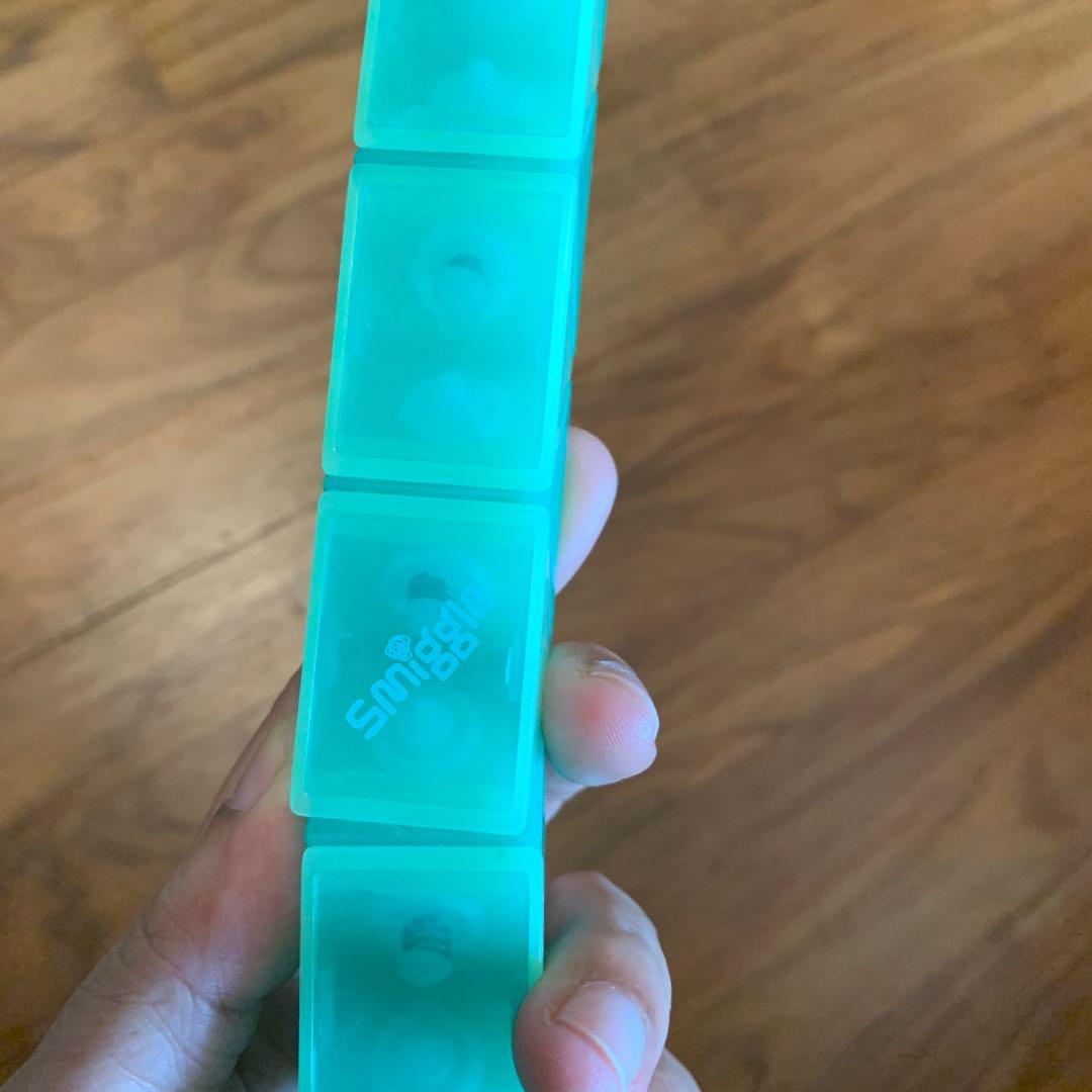 Smiggle stick puzzle, rubik’s twist snake puzzle, Hobbies & Toys, Toys ...