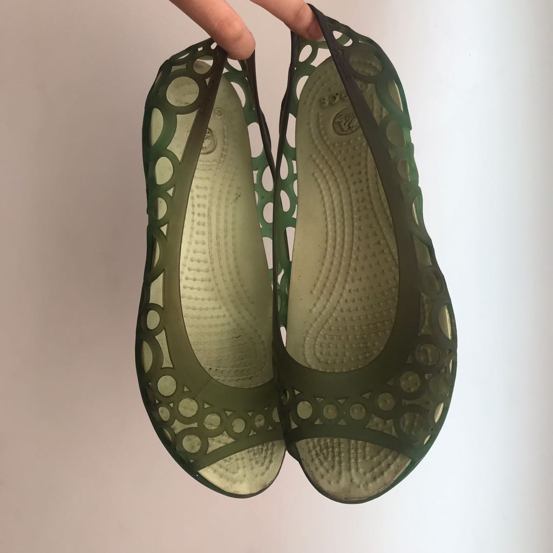 Crocs Slip on, Women's Fashion, Footwear, Flats & Sandals on Carousell