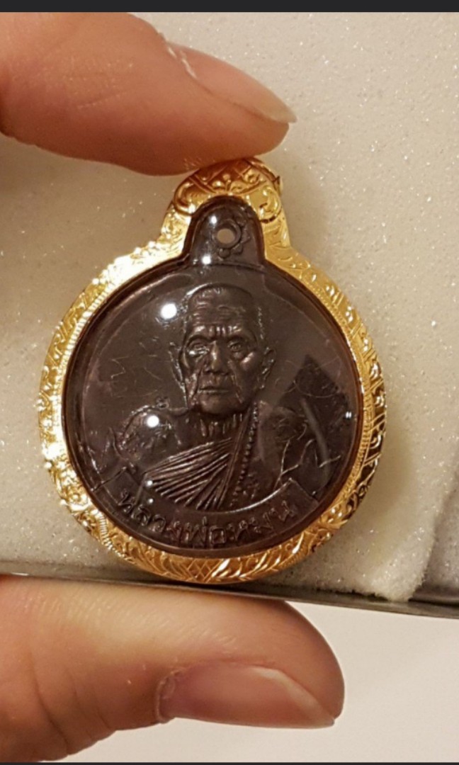 Lp moon 2542 moon ngern moon thong, Hobbies & Toys, Memorabilia & Collectibles, Religious Items ...