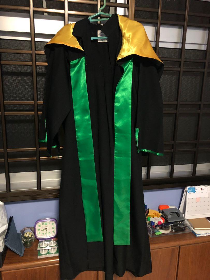 RP graduation gown (SOI), Men's Fashion, Coats, Jackets and Outerwear ...