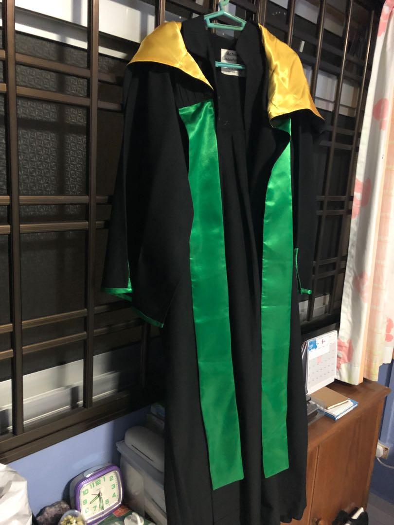 RP graduation gown (SOI), Men's Fashion, Coats, Jackets and Outerwear ...