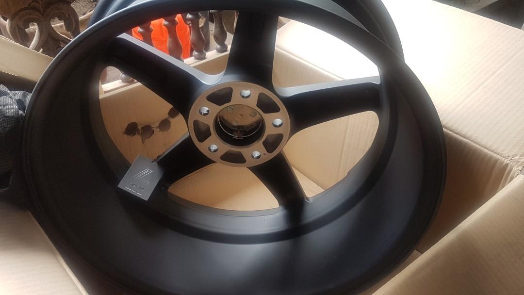 18's Lenzo Mags 5holes PcD 114, Car Parts & Accessories, Mags and Tires ...