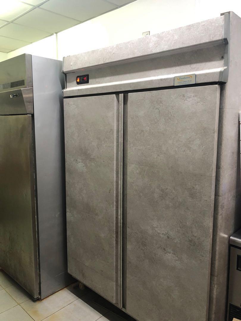 Chiller, Furniture & Home Living, Furniture, Shelves, Cabinets & Racks ...