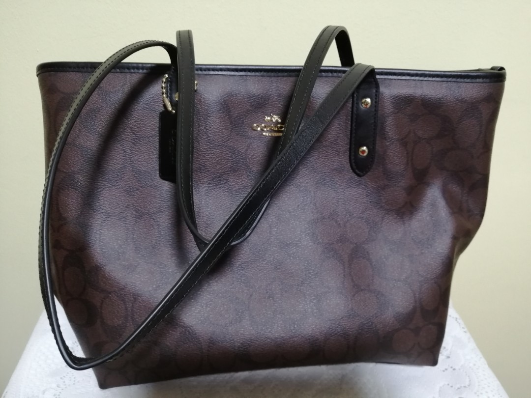 COACH F58292 signature city zip tote bag, Luxury, Bags & Wallets on ...