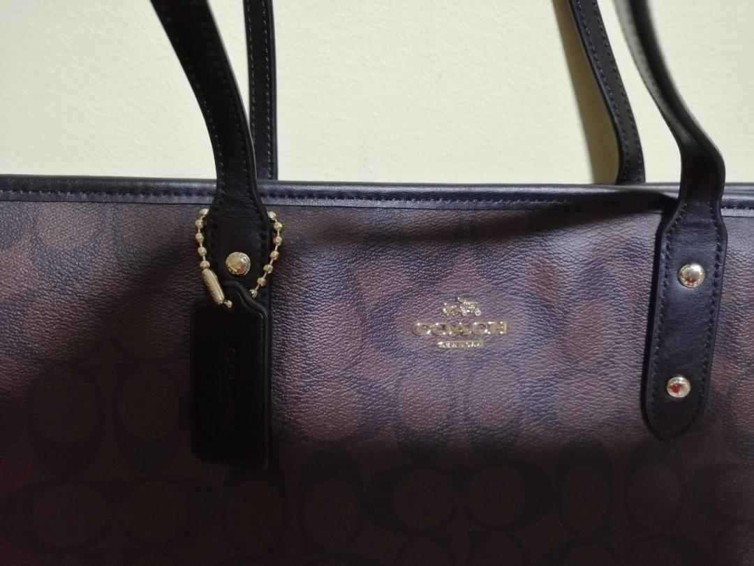 COACH F58292 signature city zip tote bag, Luxury, Bags & Wallets on ...