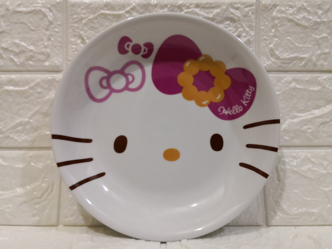 Cute Hello Kitty Plate, Furniture & Home Living, Kitchenware ...