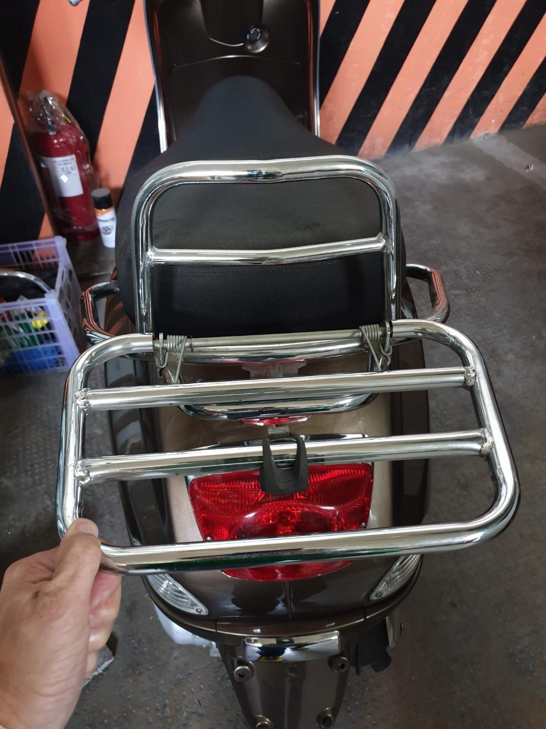 vespa lx150 foldable rear rack, Motorbikes, Motorbike Parts ...
