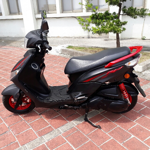 2016尾 YAMAHA RAY 125 碟煞版 消光黑紅, 機車, 二手機車在旋轉拍賣