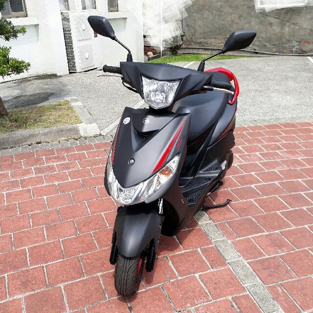 2016尾 YAMAHA RAY 125 碟煞版 消光黑紅, 機車, 二手機車在旋轉拍賣