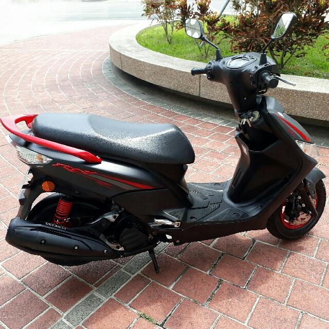 2016尾 YAMAHA RAY 125 碟煞版 消光黑紅, 機車, 二手機車在旋轉拍賣