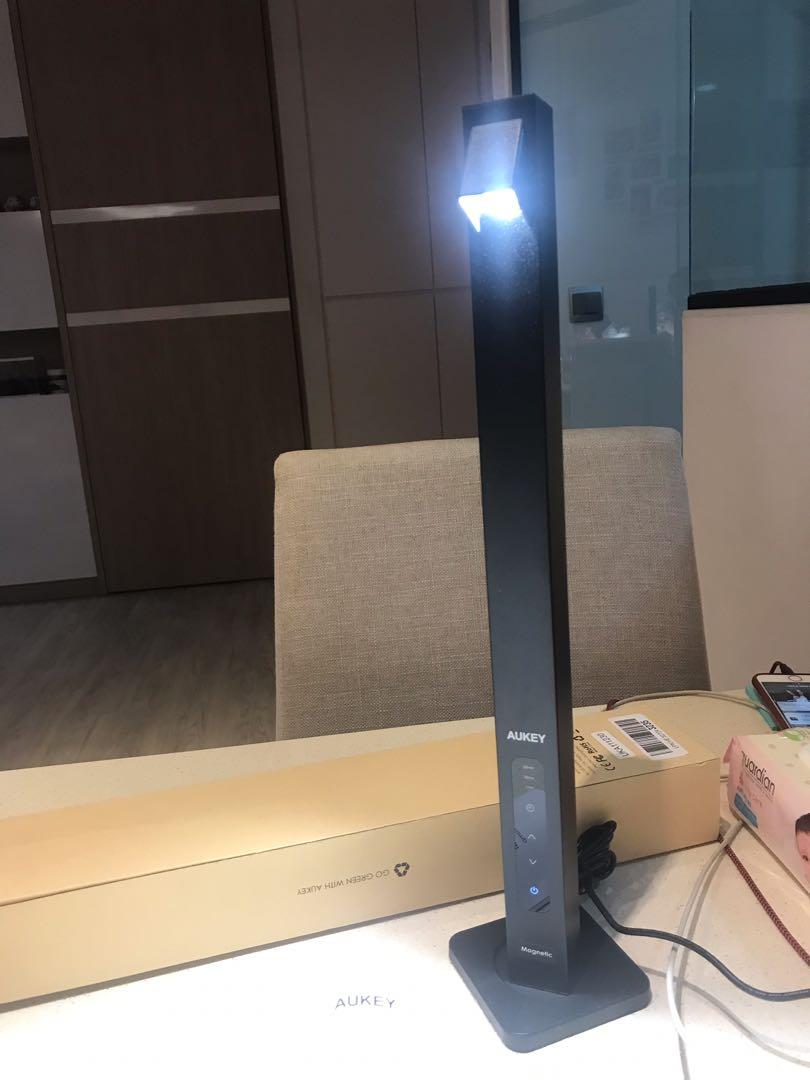AUKEY Desk Light, LED Desk Lamp with Space-Saving Design, Dimmable ...