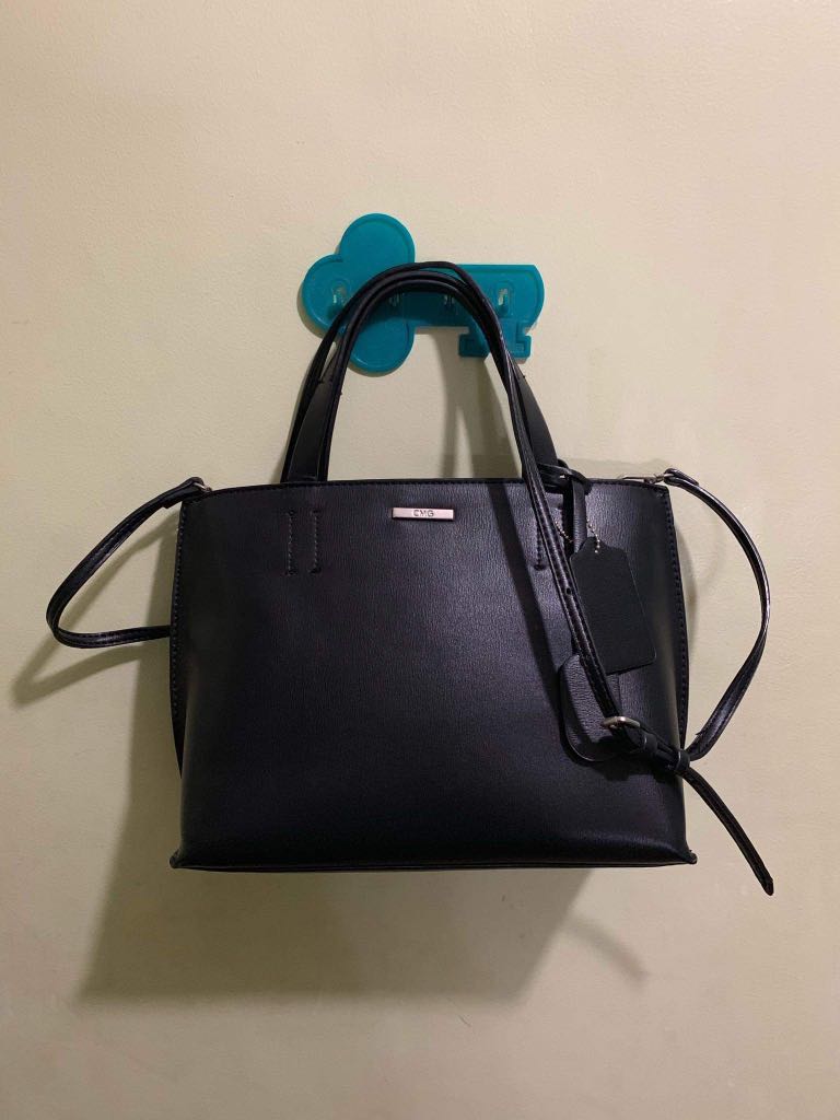 CMG Black sling bag, Women's Fashion, Bags & Wallets, Cross-body Bags ...
