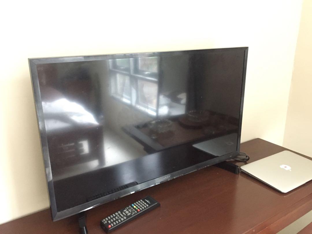 Flat Screen TV Devant 29” x 17”, TV & Home Appliances, TV ...