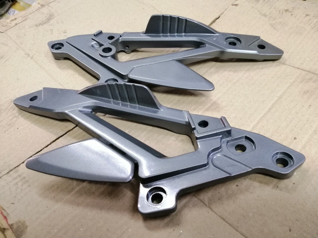 Yamaha RXZ Footrest Bracket Set, Auto Accessories on Carousell