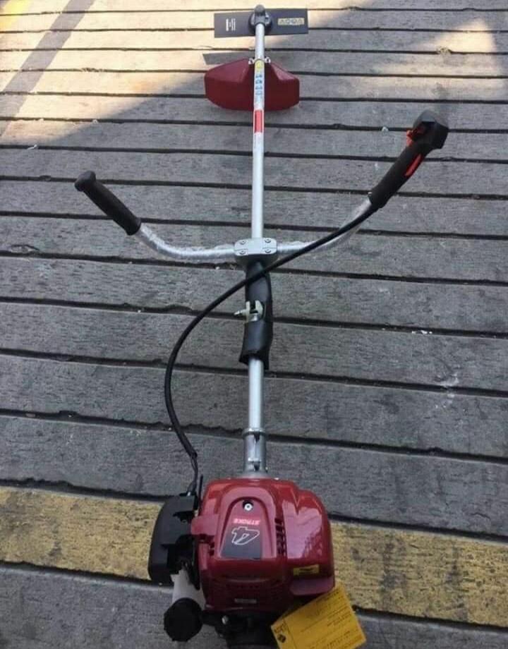 GX35 HONDA GRASS CUTTER 4stroke, Furniture & Home Living, Gardening, Gardening Tools & Ornaments ...
