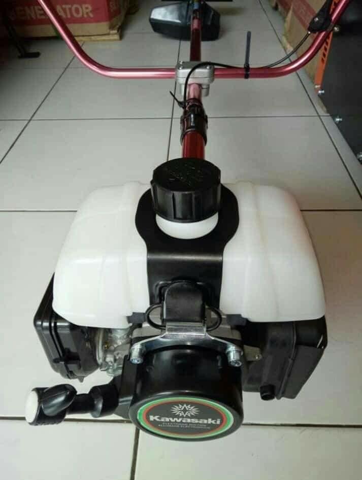 KAWASAKI JAPAN GRASS CUTTER TD40, Commercial & Industrial, Construction ...