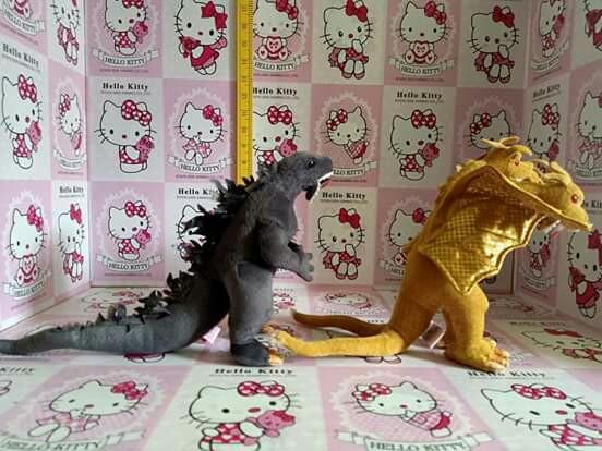 Original TY Godzilla vs Ghidora Dragons, Hobbies & Toys, Toys & Games ...