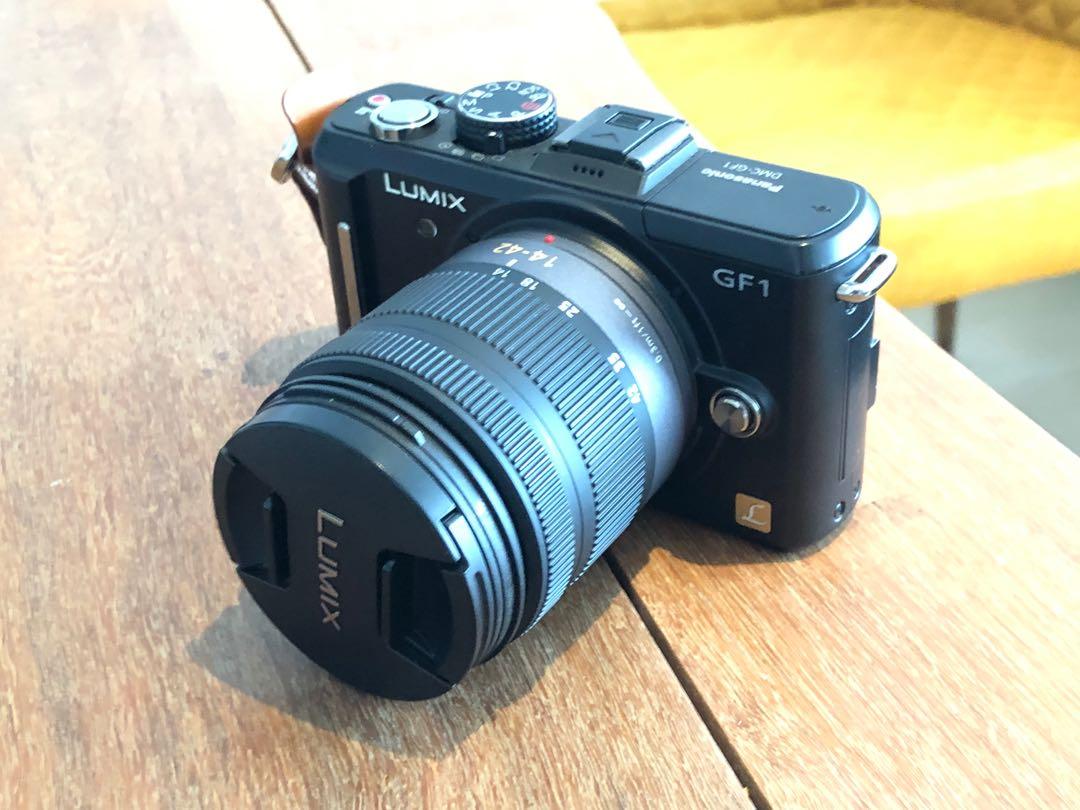 Panasonic Lumix GF1 mirrorless camera with 14-42mm zoom lens ...
