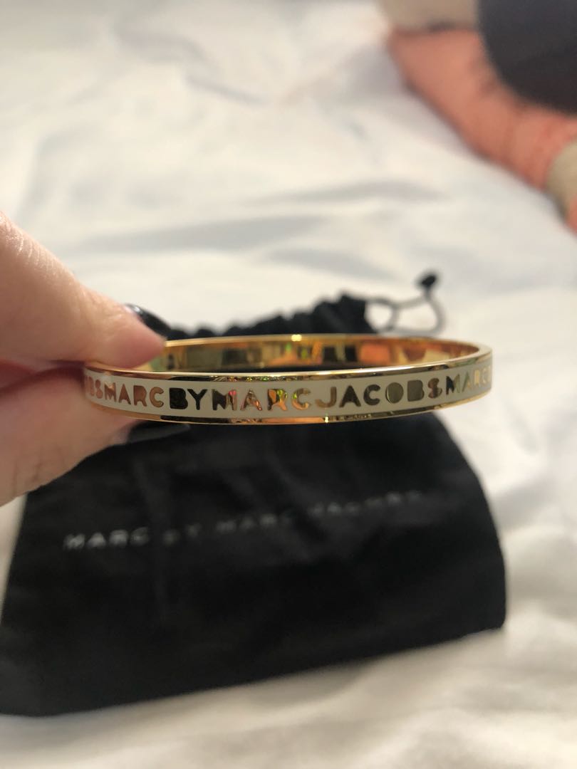 Marc Jacobs Logo Bangle, Women's Fashion, Jewelry & Organisers ...