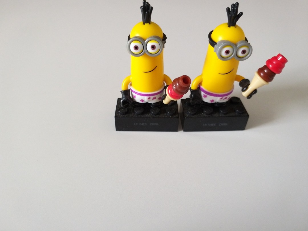 Mega Bloks Minion holding Ice Cream, Hobbies & Toys, Toys & Games on ...