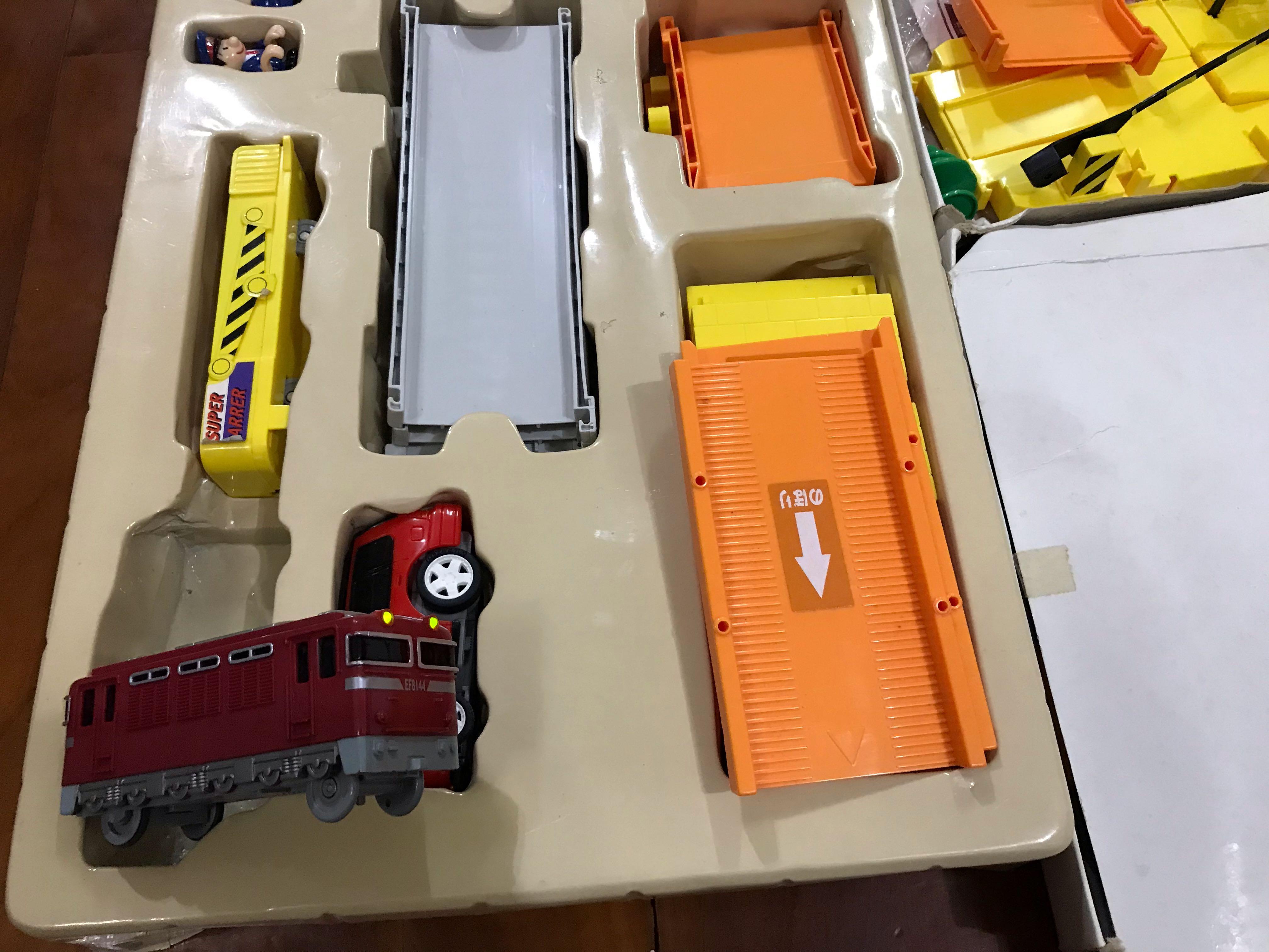 Sega DoTown D03 電車 汽車 Set, 興趣及遊戲, 玩具 & 遊戲類 - Carousell