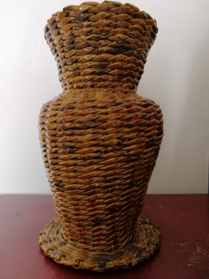 PASU KERTAS SURAT KHABAR, Furniture & Home Living, Home Decor, Wall ...