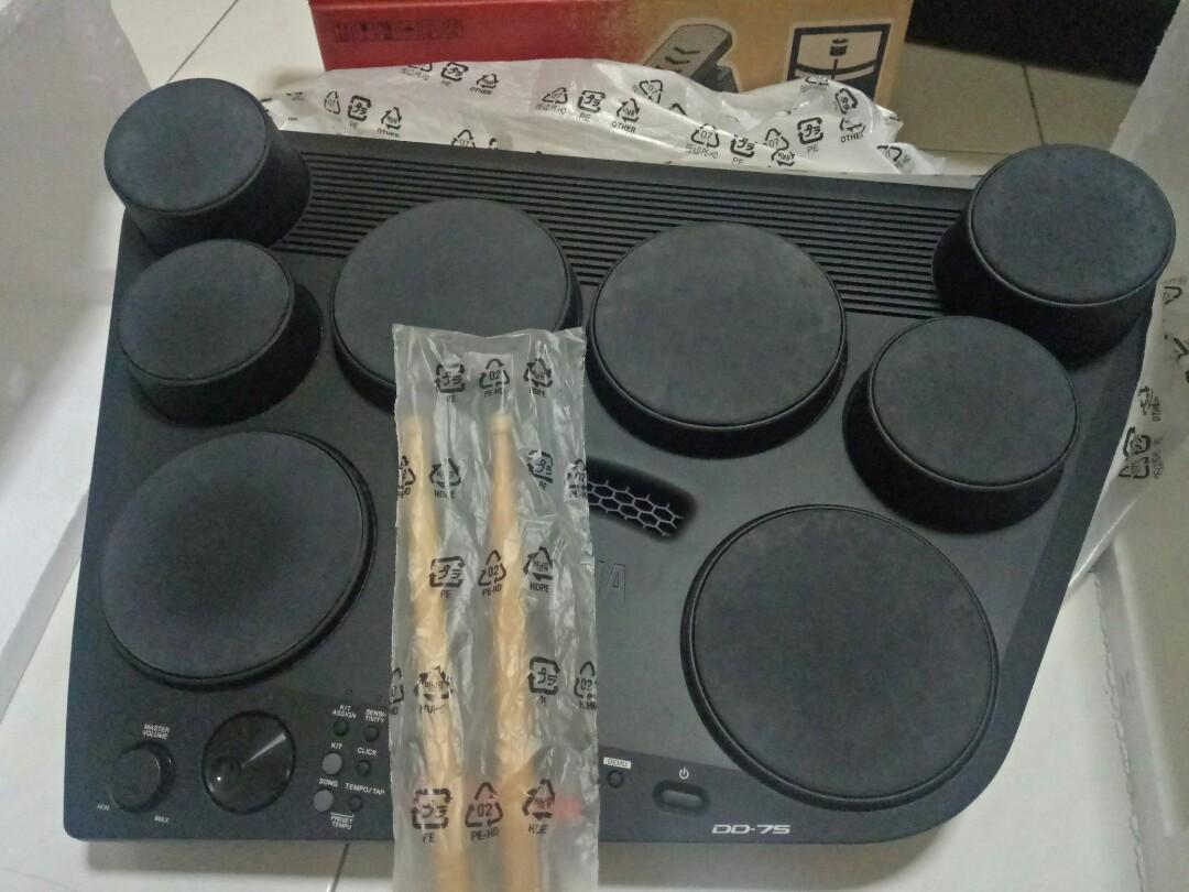 Yamaha DD-75 set with HH40 and KU100, Hobbies & Toys, Music & Media ...