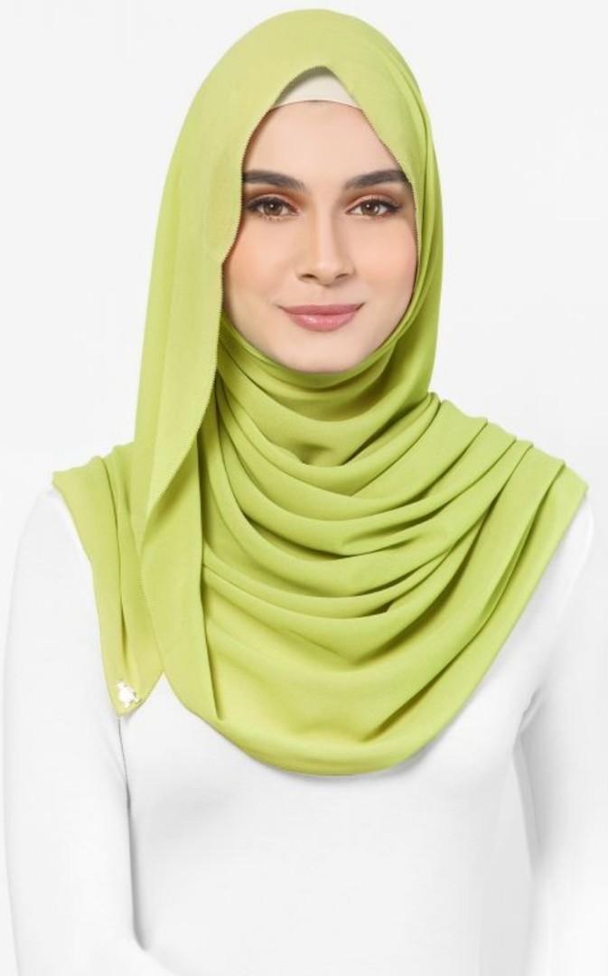 Authentic DUCK Shawl, Women's Fashion, Muslimah Fashion, Hijabs on ...
