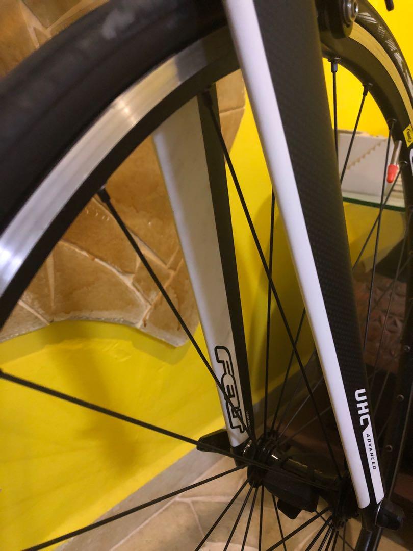 Felt F5 full carbon roadbike, Sports Equipment, Bicycles & Parts, Bicycles on Carousell