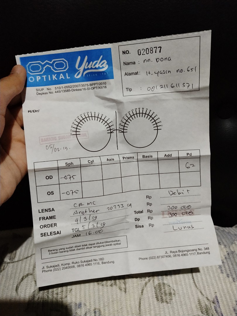 Kacamata Minus 0.75, Fesyen Wanita, Aksesoris di Carousell