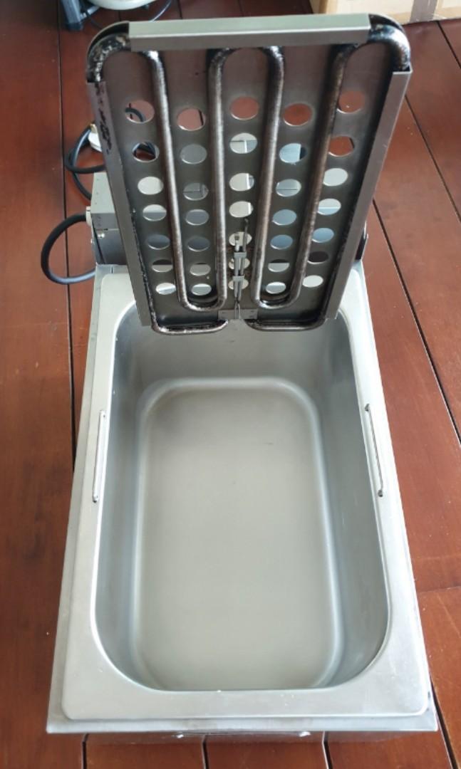 CROWN Deep Fryer SW171, Furniture & Home Living, Kitchenware ...