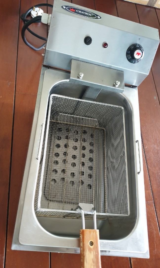CROWN Deep Fryer SW171, Furniture & Home Living, Kitchenware ...
